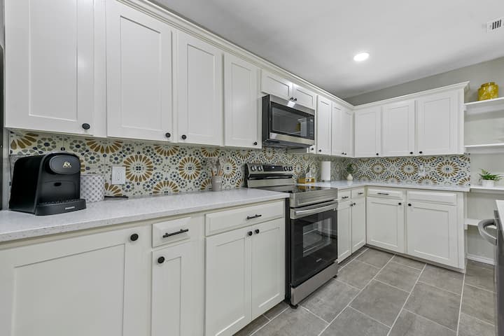 5br Family Home W/ Pool Near At&t Stadium - Grand Prairie, TX