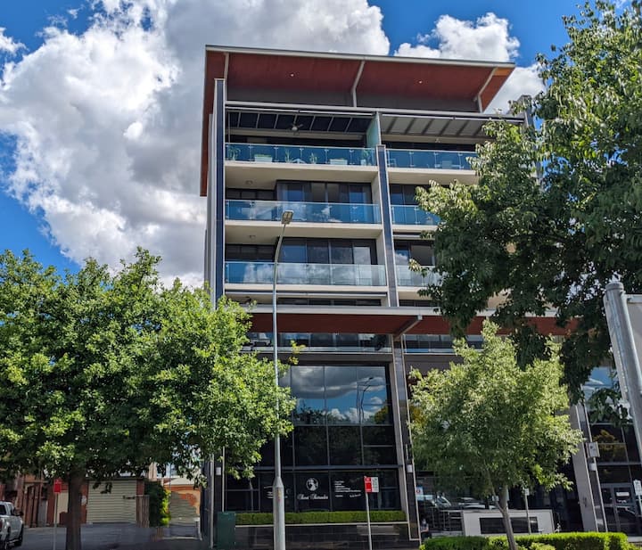 The Botanical 203: Quiet, Central 2 Br Retreat - Albury