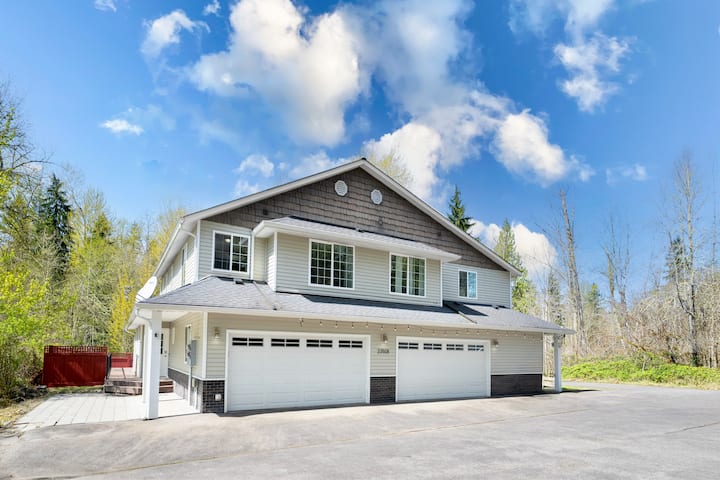 Wedding Venue: Secluded & 5 Acre House, 20 Car Prk - Monroe, WA