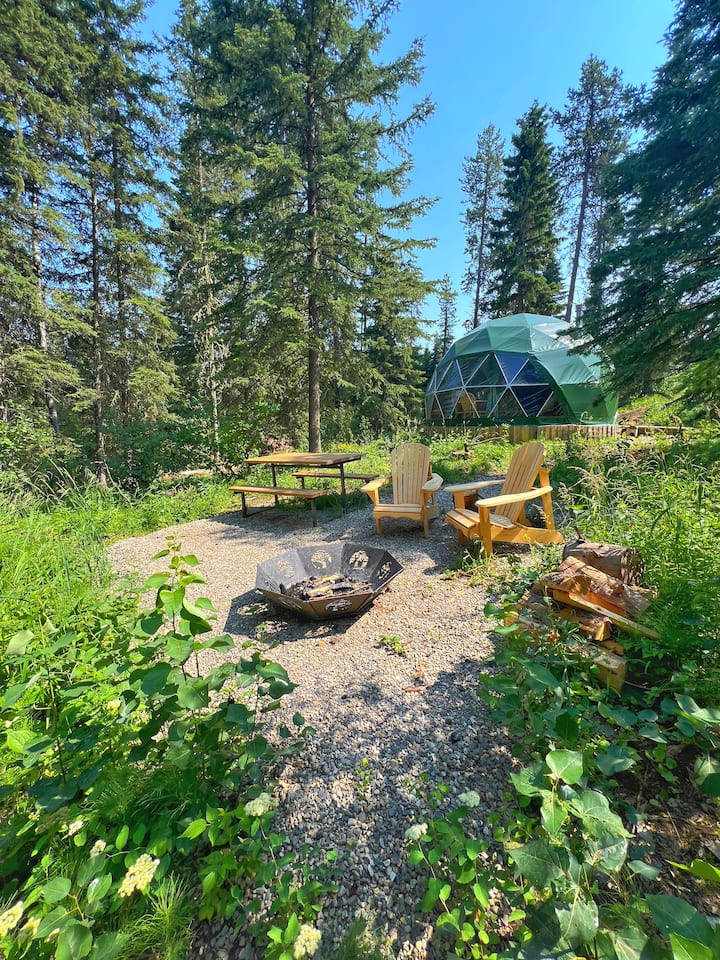 The Woodland Retreat Geodome @ Blr - Rocky Mountain House