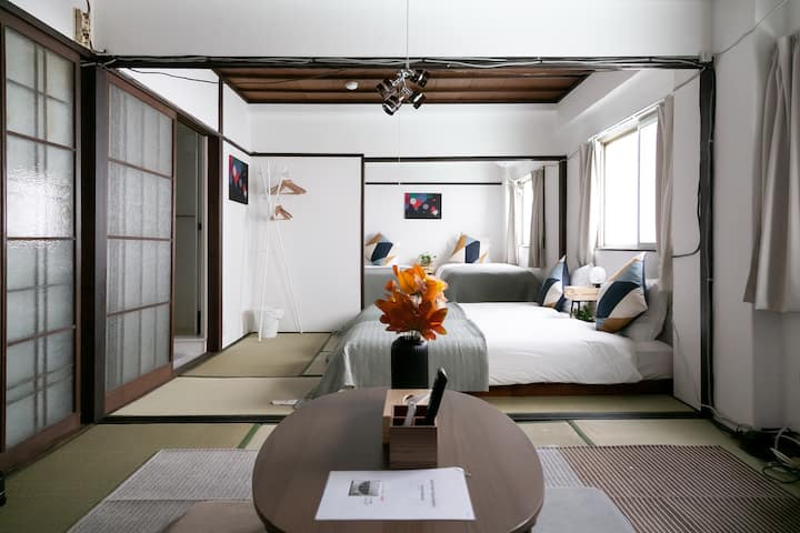 最大5名様、3ベッド、難波のど真ん中で立地は抜群！関西空港直通、大阪観光に最適です - Ōsaka