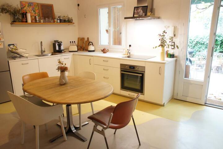 Eva's House, Ode Of Mediterranea - Marseille