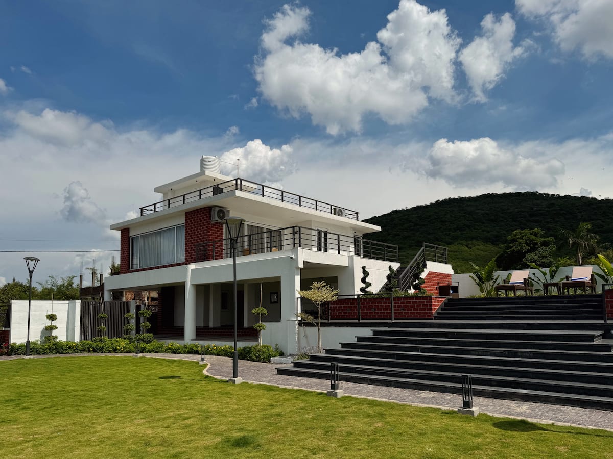 Indore Villa Holiday Rentals - Madhya Pradesh, India | Airbnb