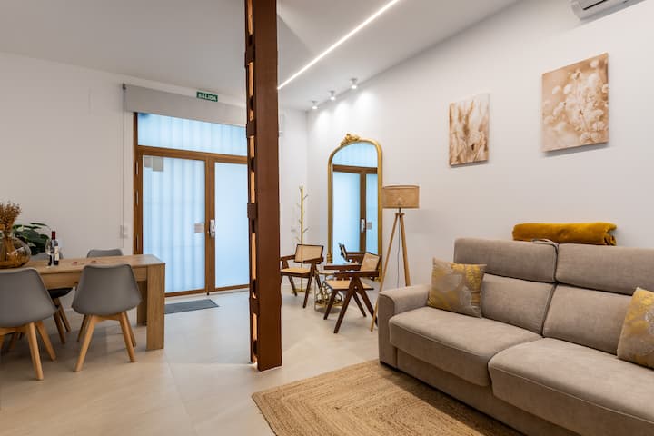 History, Culture, Local Life, Central 10gb Symmet - Madrid