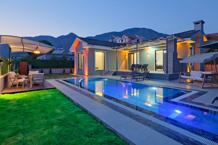 6 Kişilik Geniş Havuzlu 2 Yatak Odalı Villa #Vn134 - Кёйджегиз