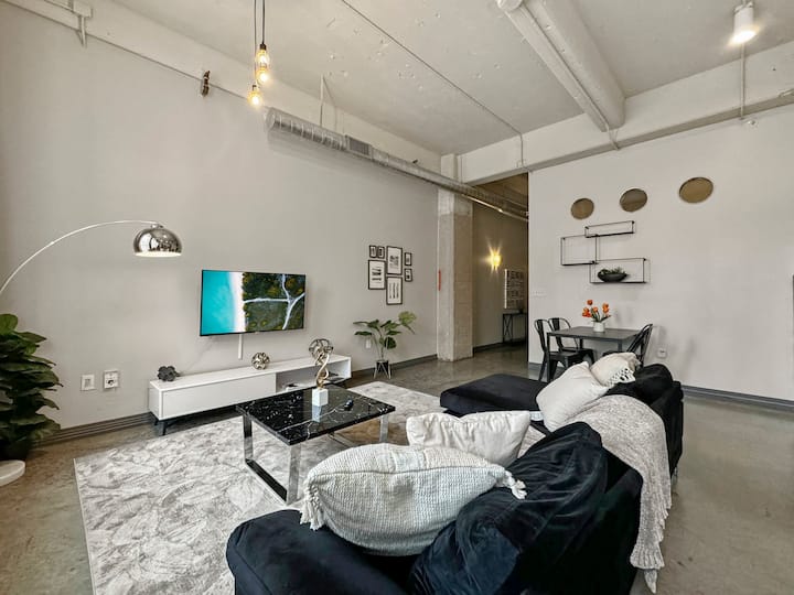 Luxury 1bd | Dt Dallas | Sleeps 3 | Free Parking - Dallas, TX