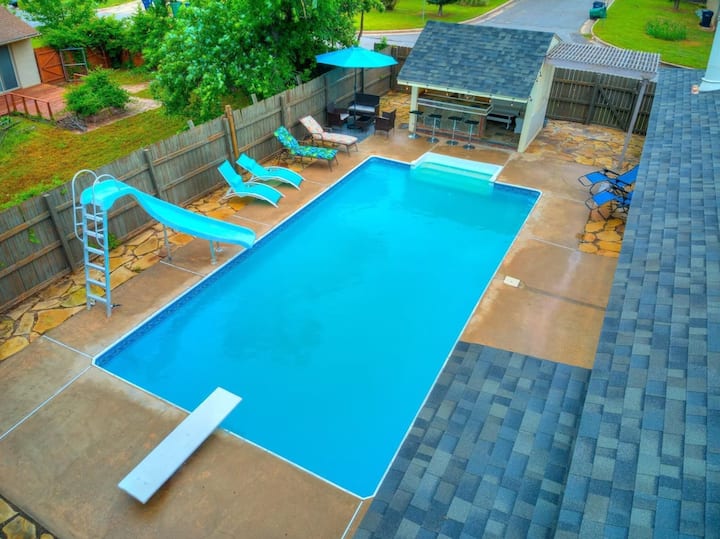 Beautiful Home W Pool /Hot Tub & King Bed - Northwest Expressway – Oklahoma City