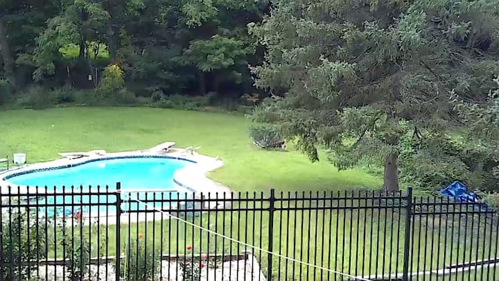 Gated 4 Acre Property
Strict Dietary Laws - Nyack, NY