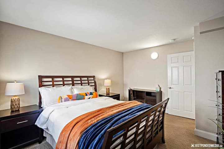 #3luxury Retreat In Prime Downtown Location - Anchorage, AK