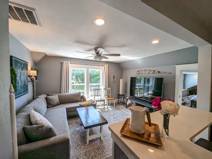 South Hill Retreat: Hospitals, Perry, 2 Bed-2 Bath - Spokane, WA