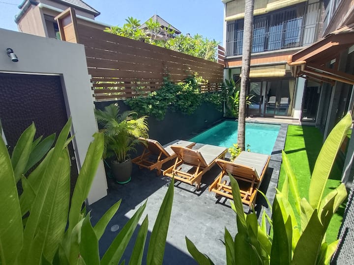 Legian - 3 Bedroom Villa - Great Location - Cu - Seminyak