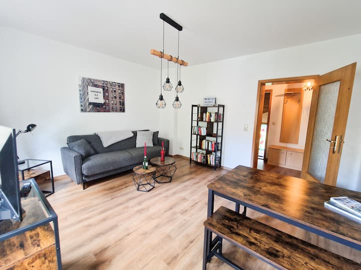 Vollmöblierte 2-raum-wohnung, Ferienwohnung - Schkeuditz