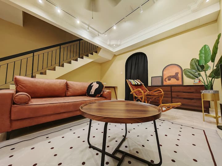 Karaoke/projector @ Setia Near Austin N Daya 14pax - Johor Bahru