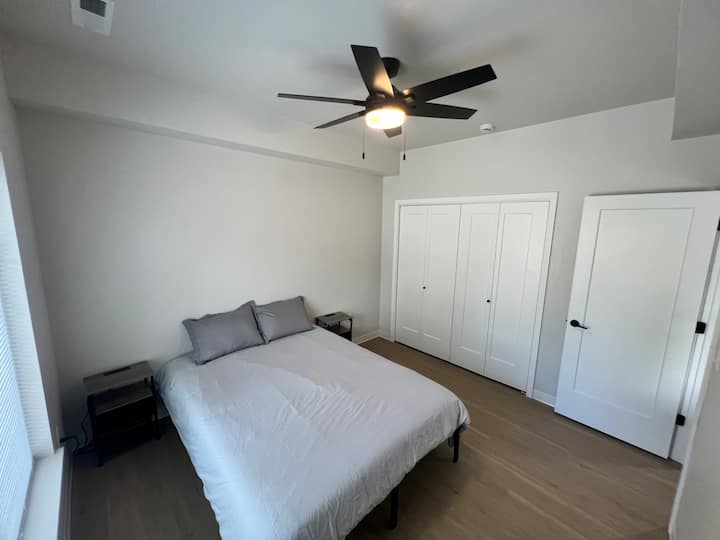 404 Spacious 3 Bed 2 Bath Townhouse - Iowa City, IA