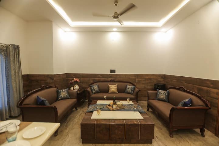 Gulmohar Farm Retreat - 11bhk & 2pools @ Gurugram - Manesar