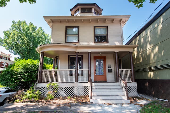 Superhost ~ Historic Haven Near Heart Of Downtown! - Louisville, KY