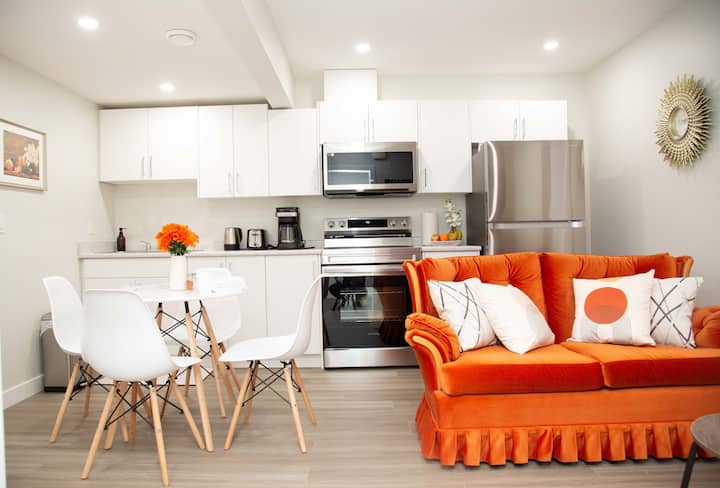 Love Villa - Saskatoon