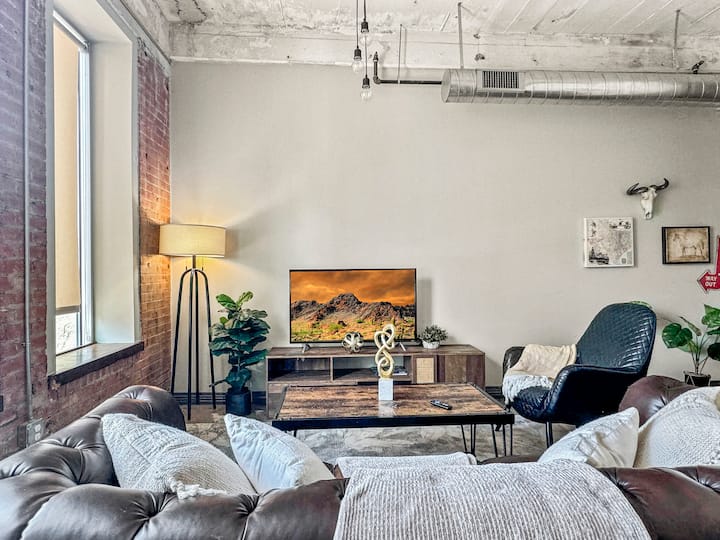 Elegant 2bd | Dt Dallas | Sleeps 5 | Free Parking - Dallas, TX