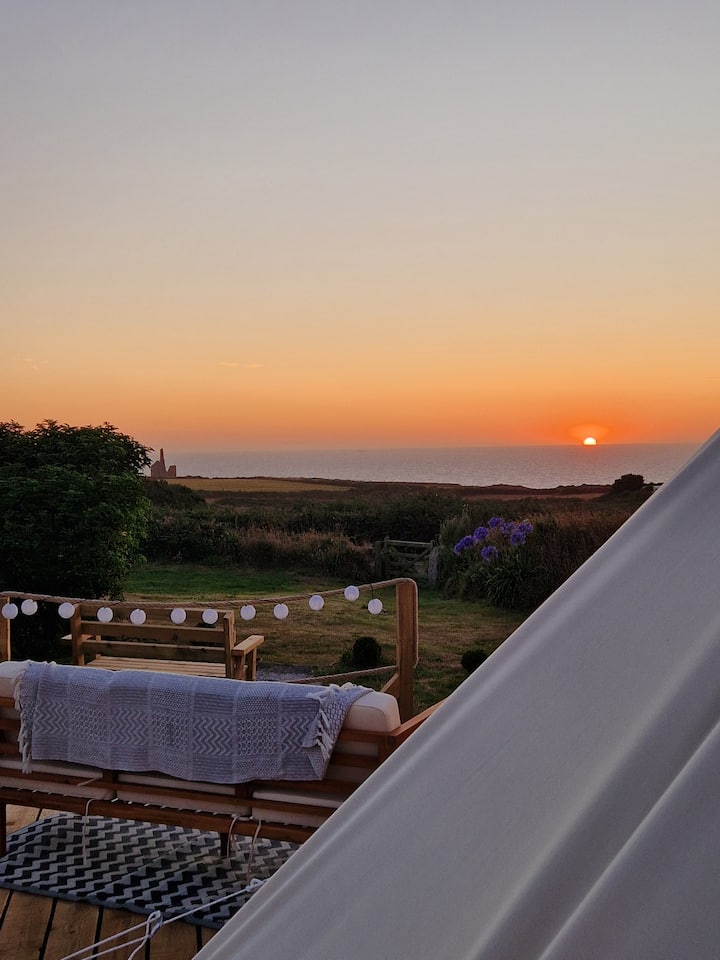 Ocean View Bell Tent On South West Coast Path - Pendeen