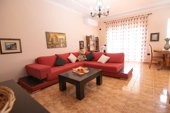 Tirana Central Apartment - Tirana