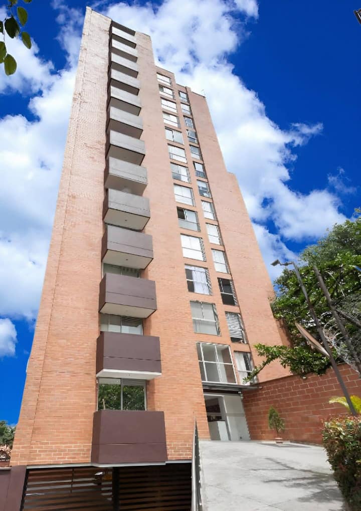 Avenida El Poblado Renovado Garage Y Lavanderia - Envigado