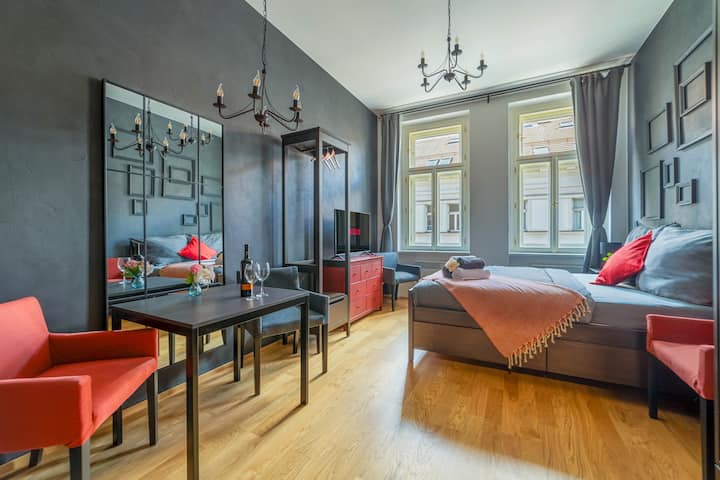 Luxe Noir Suite By Rentez - Prague