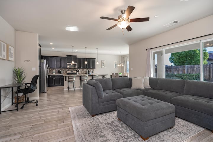 Newly Furnished|bbq|close To Shops And Restaurants - Bakersfield, CA