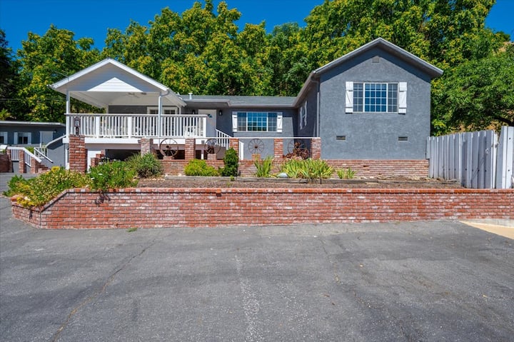 Bohemian Oasis On Vine - Paso Robles, CA