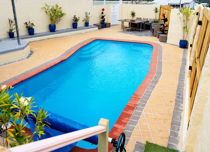 Quinns Beach Mansion Apartment 1 - Mindarie