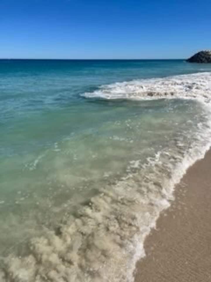 Quinns Beach Mansion Apartment 1 - Mindarie