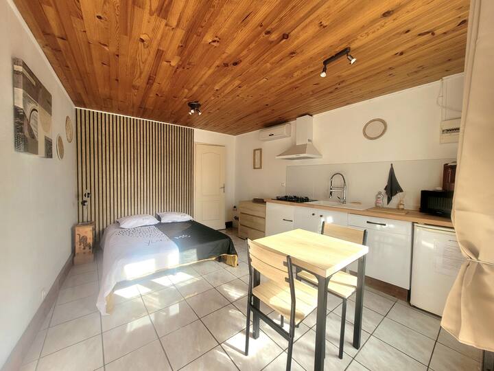 Studio Avec Extérieur Quartier Calme (2p) - Sommières