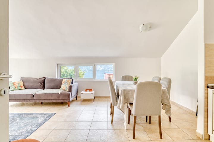 Two-bedroom Apartment With Sea View - Kotor