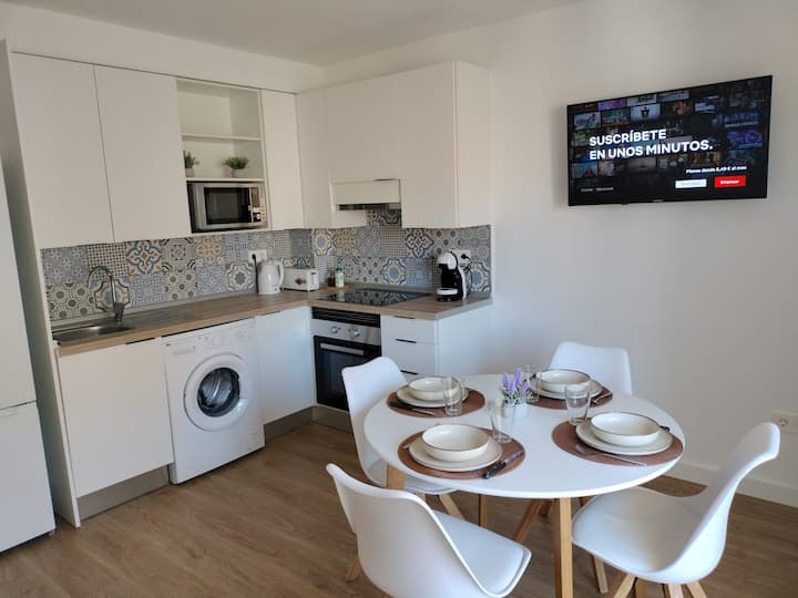 ¡Recién Reformado En La Playa Del Zapillo! - Almería