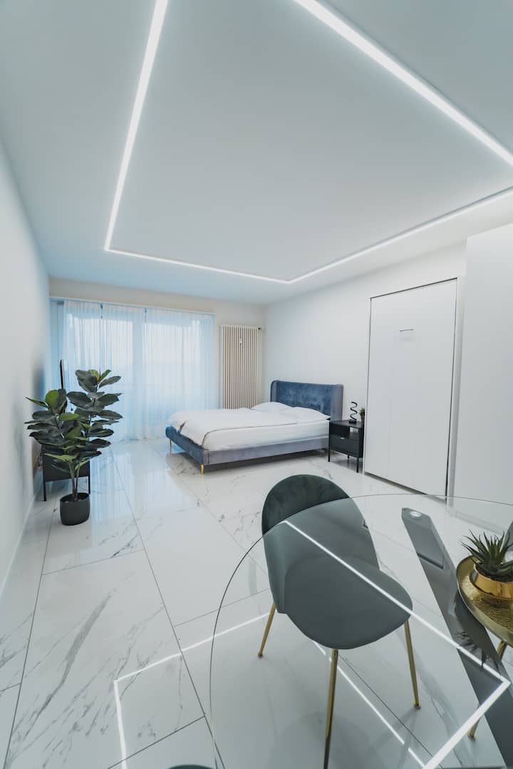 *Aurora* - Lake View&pool, Parking& Private Garden - Lugano