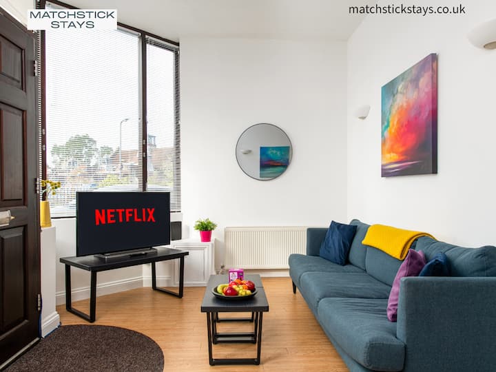 Spacious 1 Bed Flat-long Stays-by Matchstickstays - Bristol