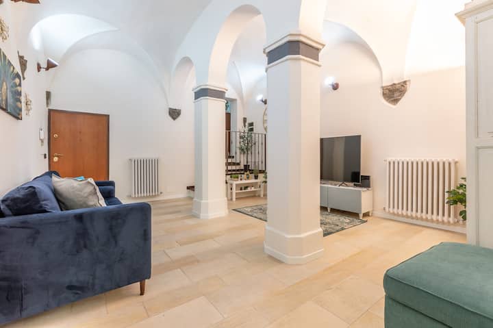 Danza Delle Farfalle: Ex Convento, Patio Privato - Siena