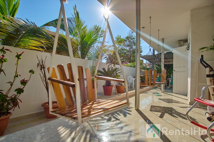 One Step Away From The Beautiful Beach Of Varadero - Varadero