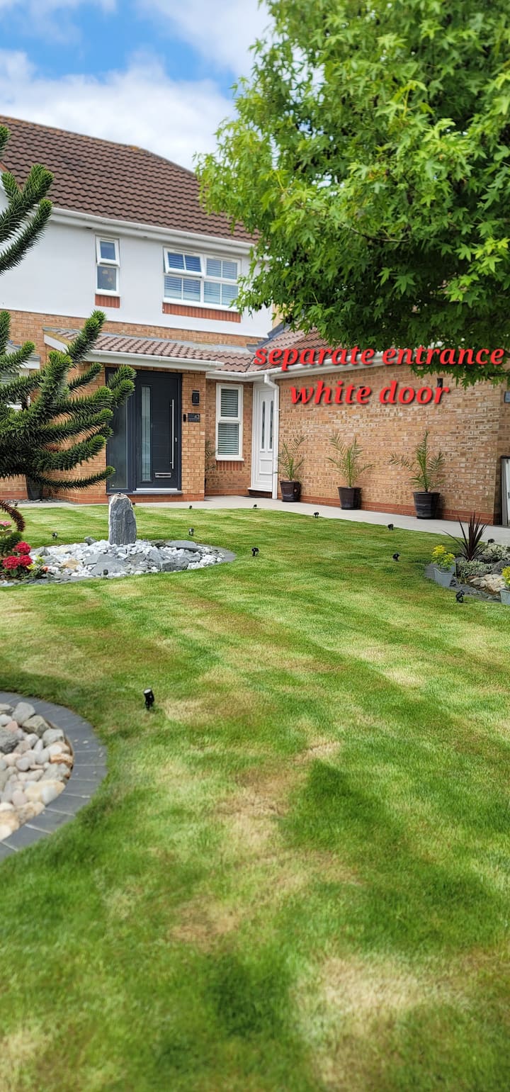 Executive Studio Flat / Annex In Northampton - Wellingborough