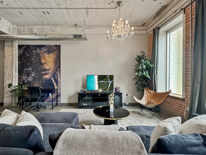 Luxury 1bd | Dt Dallas | Sleeps 4 | Free Parking - Dallas, TX