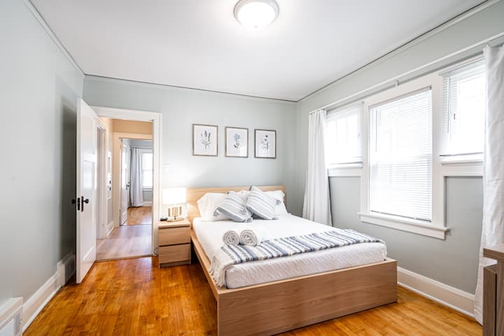 Newly Remodeled 2 Bedroom Lower - Greenfield, WI