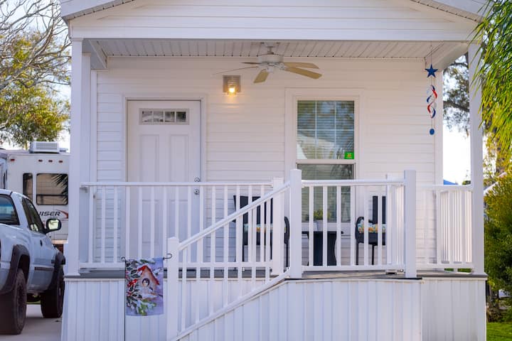 Cozy Tiny Home In Rv Resort - DeLand, FL