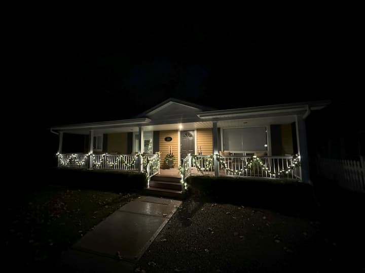 Old Town | Porch | Bbq | Trails - Four Mile Creek State Park, Youngstown