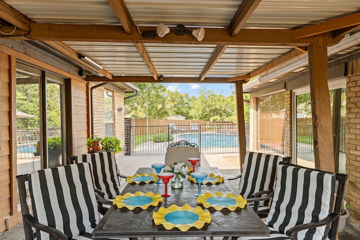Dual Sfh And Guest House - Central To Dfw Area - Grand Prairie, TX