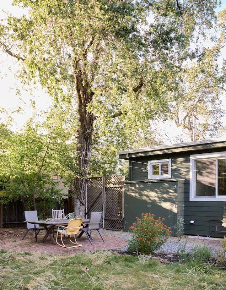 Quaint & Cozy Garden Home - Novato, CA
