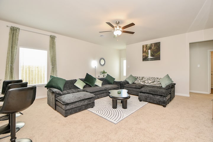 Haven Retreat! Near Hobby, Nrg, Med Center - Houston, TX