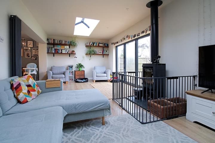 Family House By The Beach - Chichester