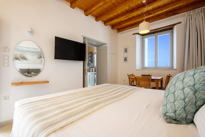 Sea View Apartment With Balcony (2-3 People) - Naxos