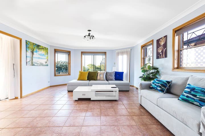 Toukley Gem Near Budgewoi Lake/pool/spa/pool Table - Toukley