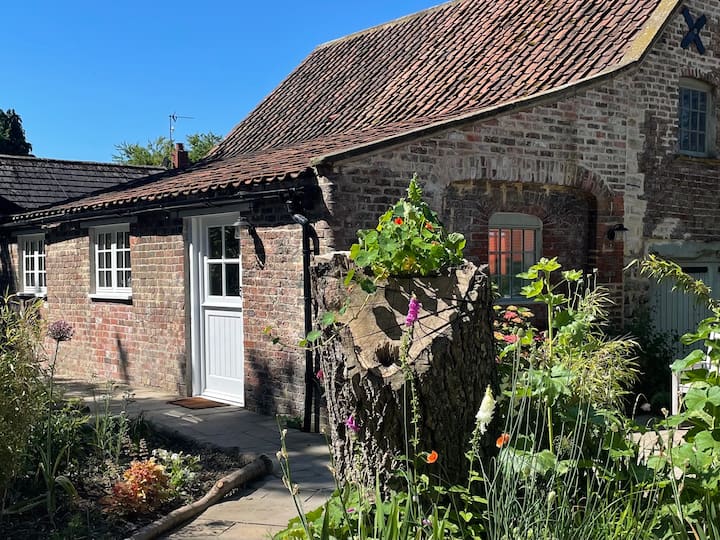 Water Trough Cottage - Malton