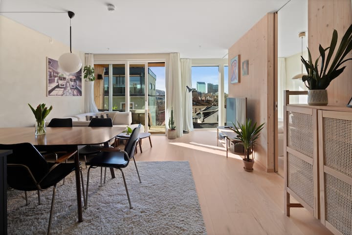 Stylish 3br Penthouse | Fantastic Views & Balcony - Oslo